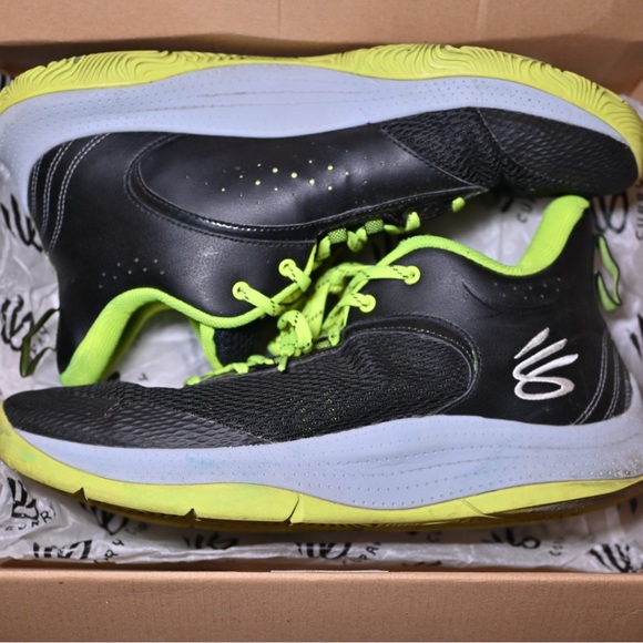 Under Armour | Shoes | Unisex Curry 3z6 Basketball Shoes | Poshmark